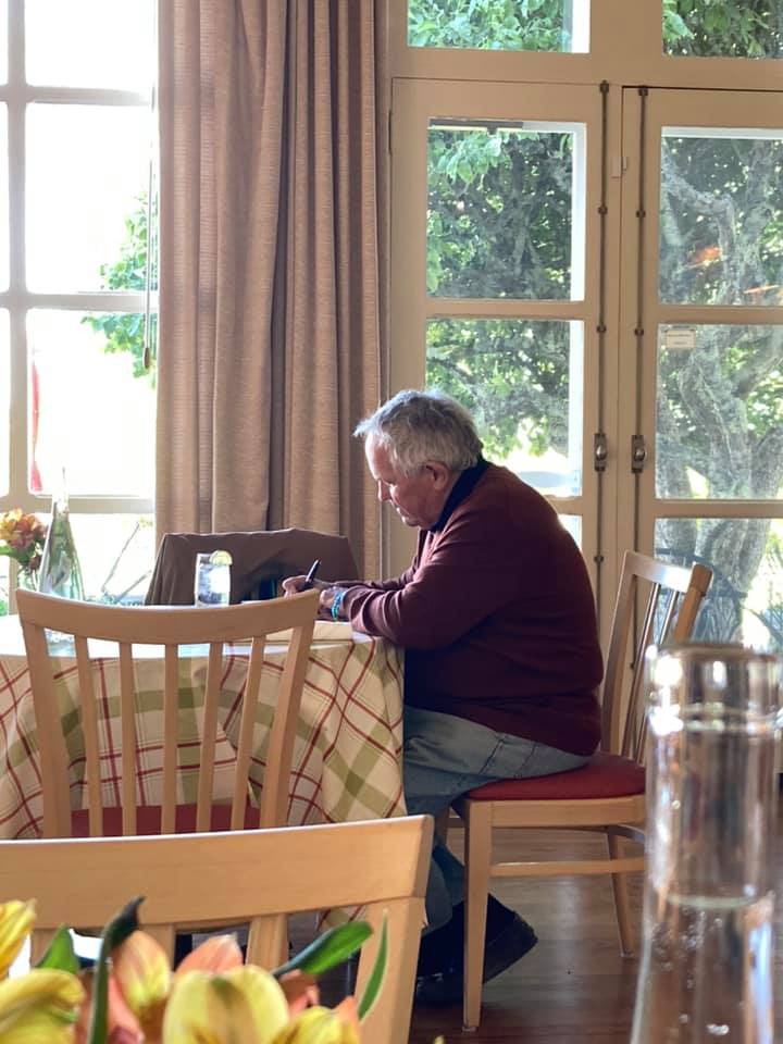 Pain and Pane – rogermoorepoet